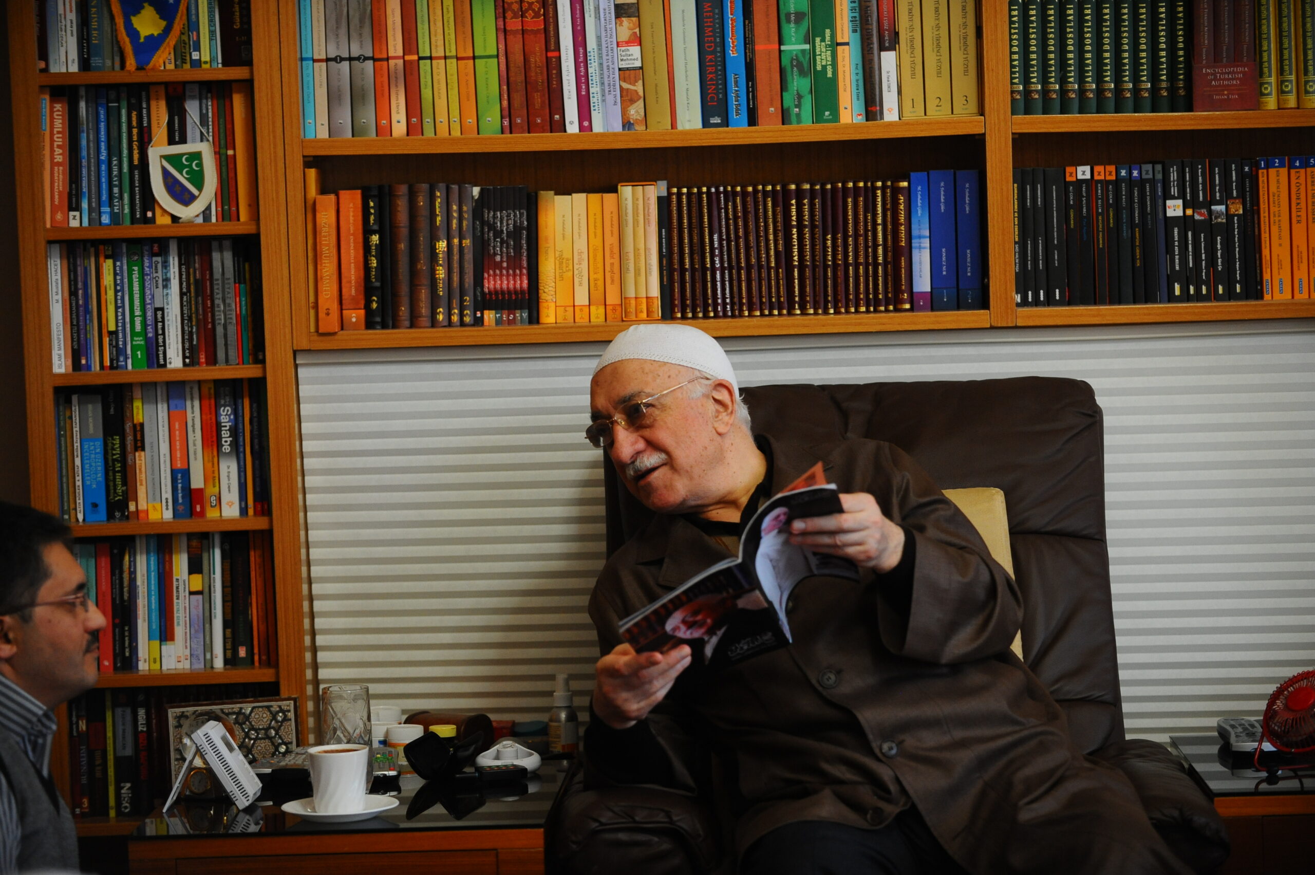 Hizmette En önde ücrette En Arkada M Fethullah Gülen Hocaefendi